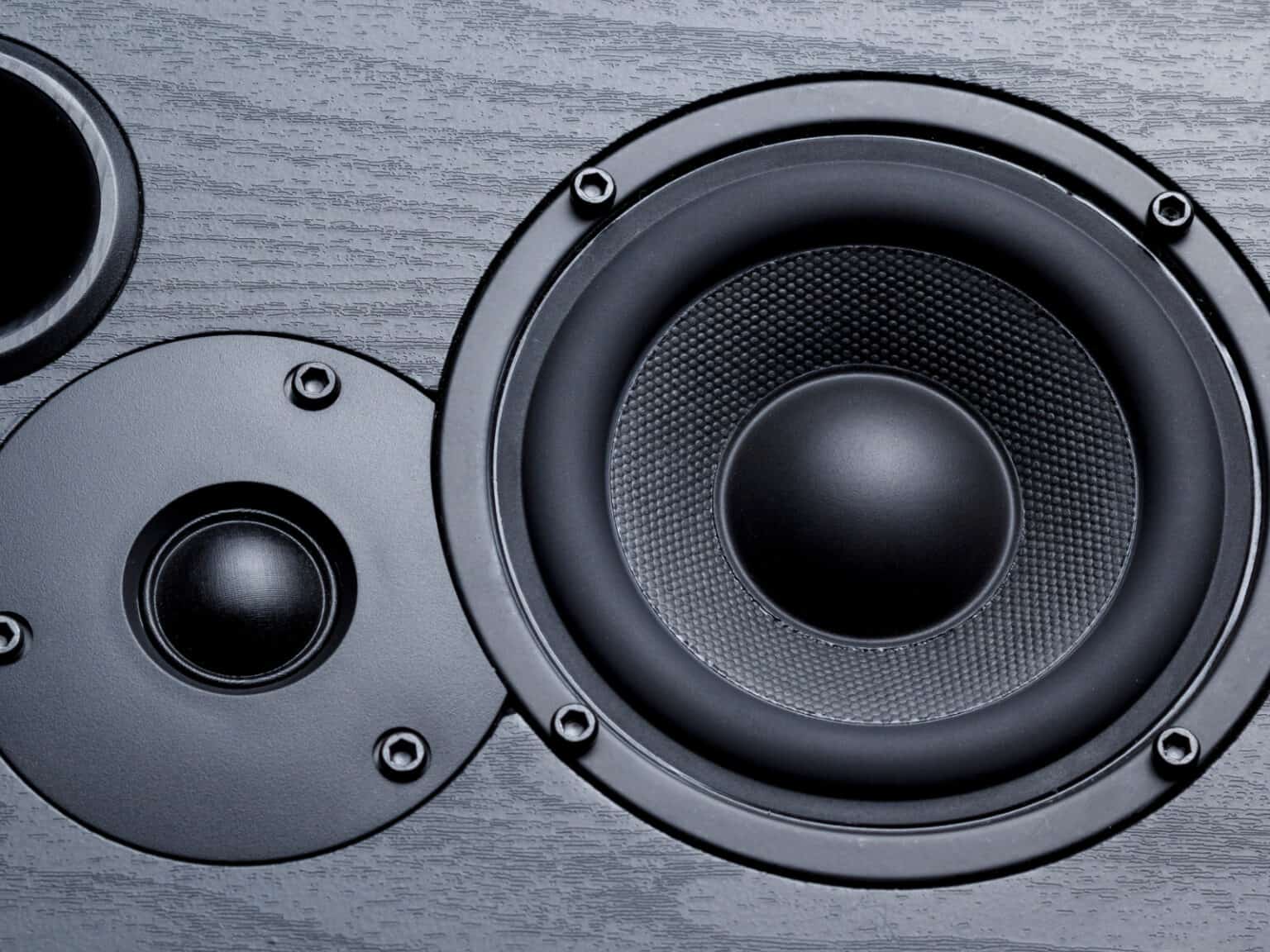 10 Best Sound Systems For Golf Simulator | Reviews & Guide