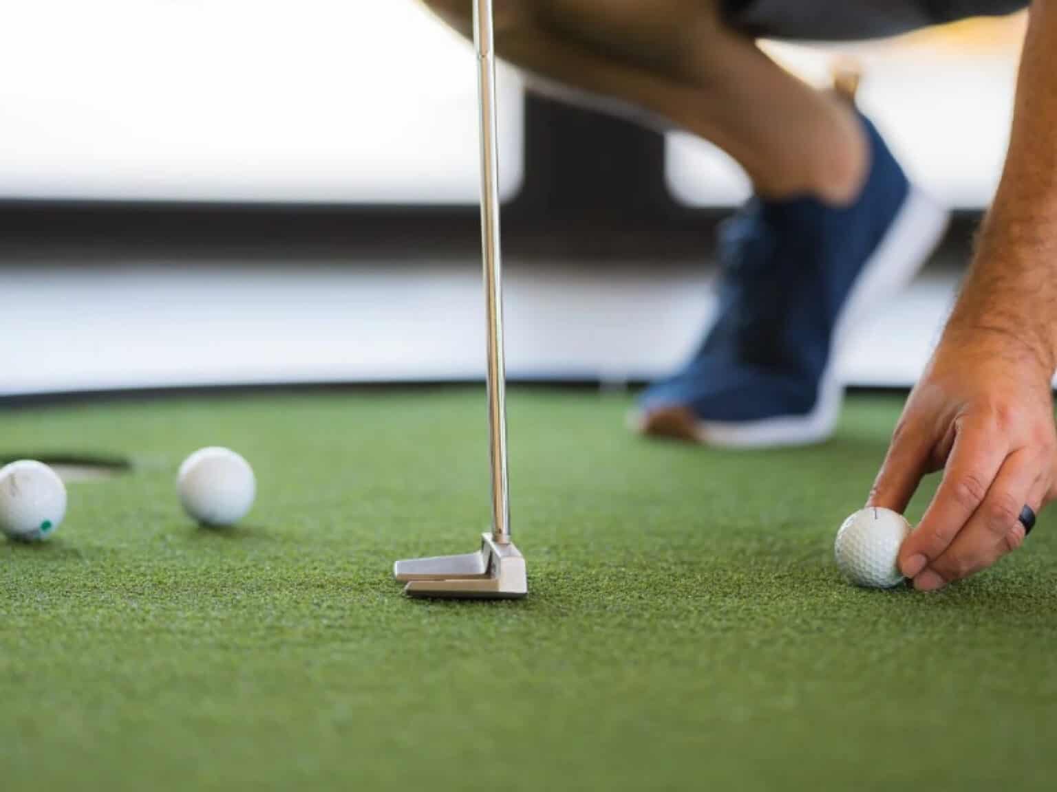 10 Best Golf Balls For Simulators - Reviews & Guide