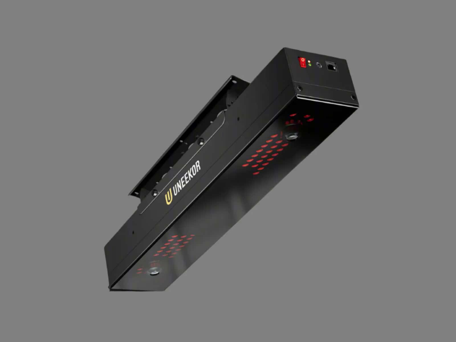 Uneekor EYE XR Launch Monitor Review: Pros and Cons